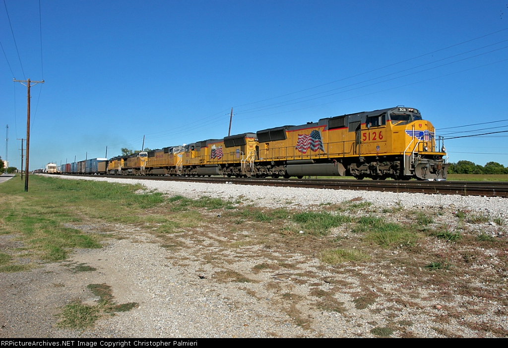 UP 5126 on UPRR MMUFW-25